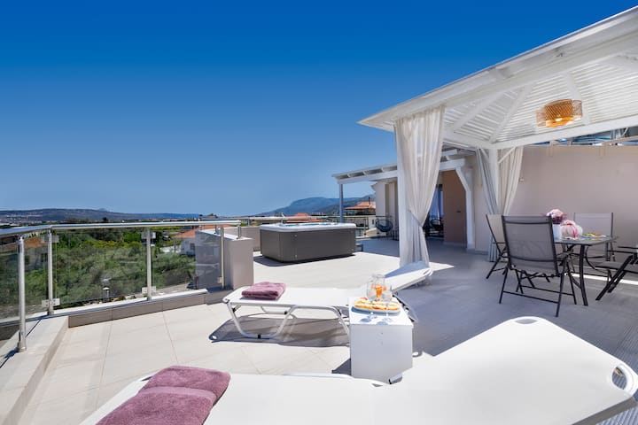 Slavena Penthouse Suite, Private Rooftop Jacuzzi - Crete