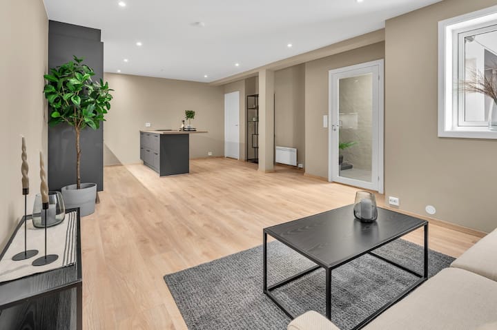 Tre Etasjer
Svært Sentral - Kristiansand