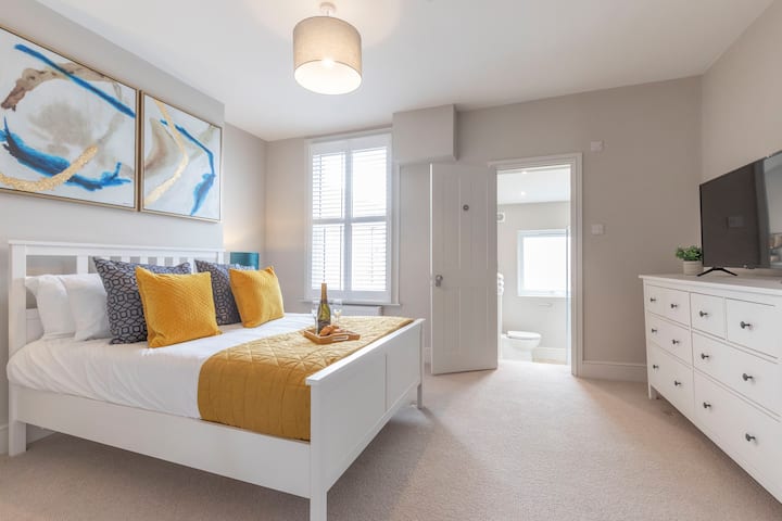 Stunning 5 Bed Regency Home - Cheltenham