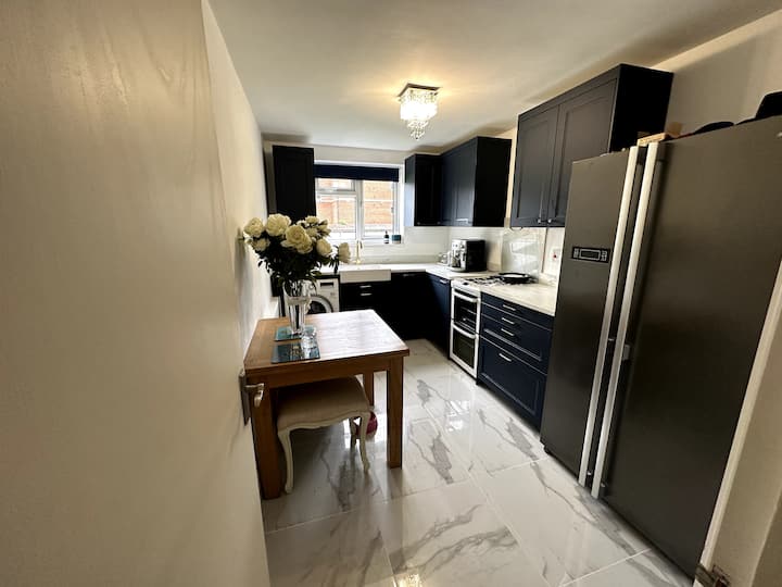 Stunning 2 Bed Wimbledon London - Kingston upon Thames