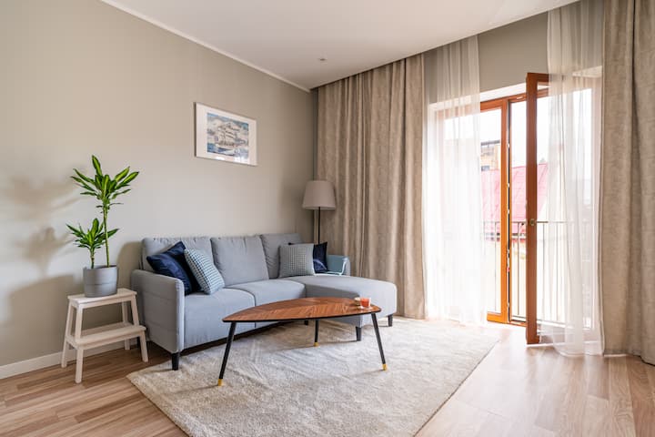 Experience The Vibrant Old Town | Sunny Apartment - Riga