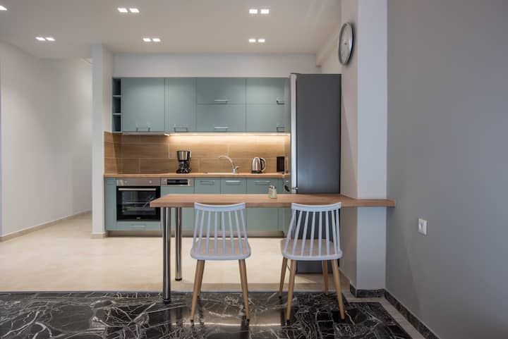 Central Spacious Apt Close To Port-sites W/view 2 - Iraklion