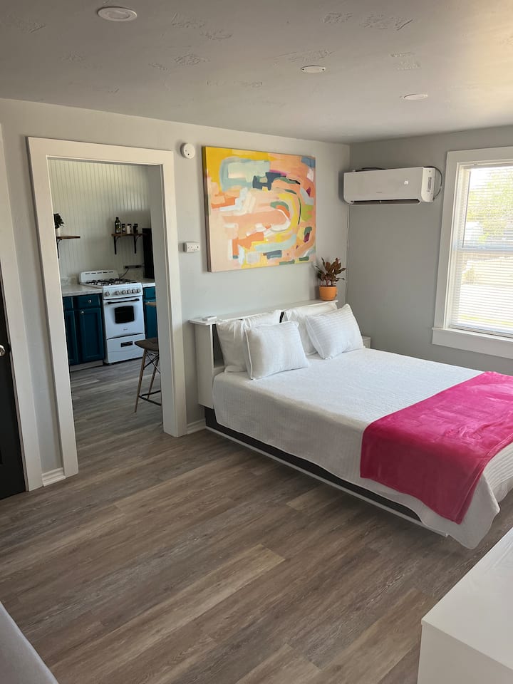 Upstairs Studio By The Square - Canyon, TX