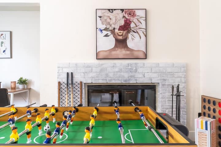 Spacious Modern Charm | Groups & Families - Concord