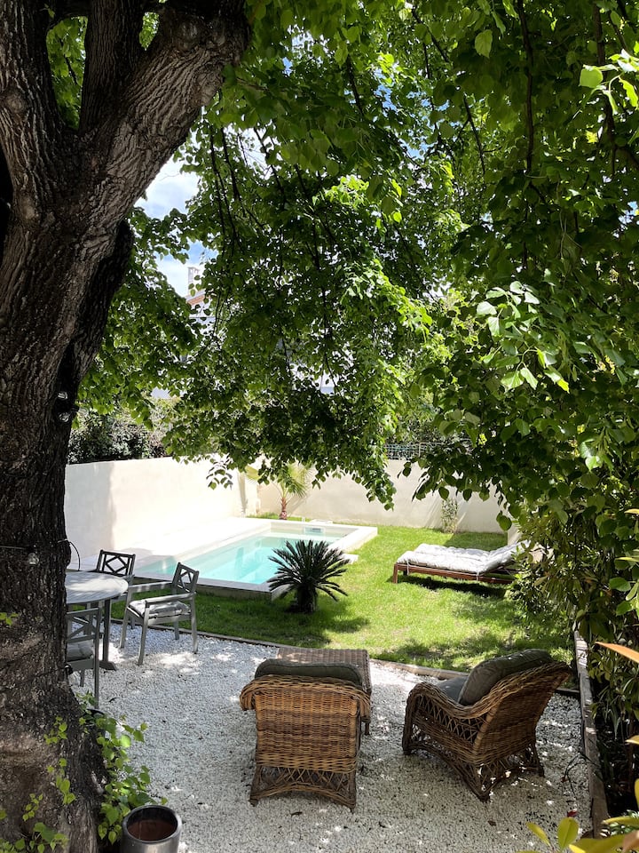 Maison De Ville, Jardin, Piscine - Arlés