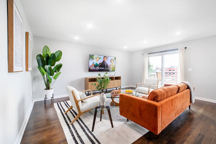 Private Parking Spot | Patio | 20 Min To Nyc! - Jersey City, NJ