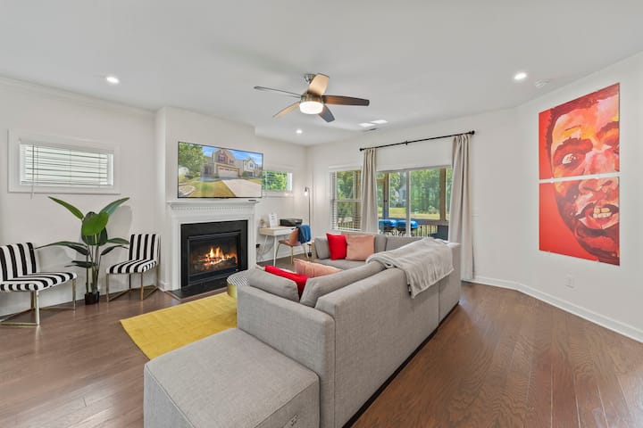 Luxury 4br Near Lake W Movie Room Sleeps 12 - Apex, NC