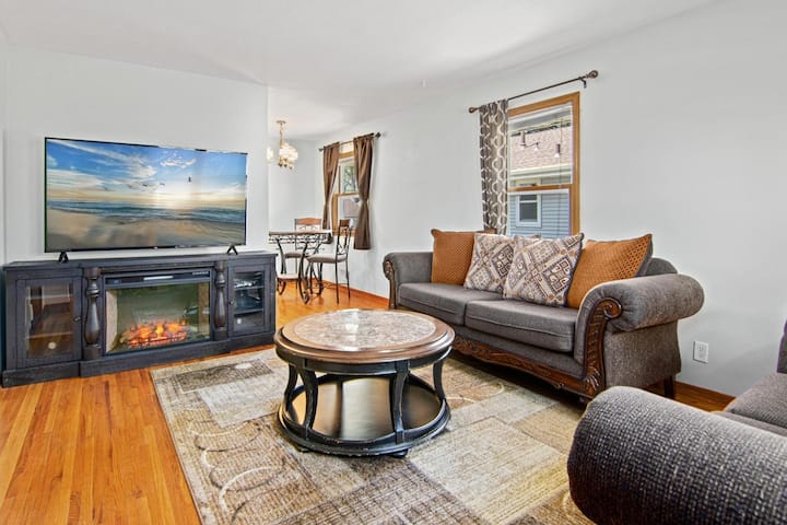 House Near Airport, Mall Of America & Lake Nokonis - Minneapolis, MN