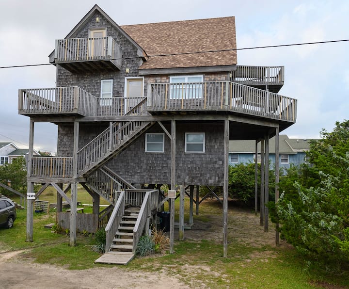 Sea Dreams - 4 Bd/4 Ba Two Houses From The Ocean! - Outer Banks, NC