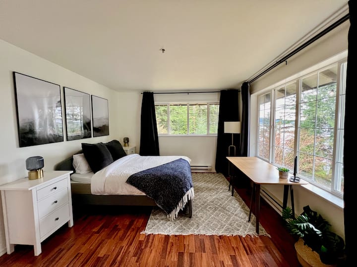 Lodge C2 |Hot Tub & Sauna |Cape Carraholly Retreat - Port Moody