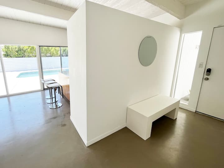 Private Room In Historic Architectural Home - Palm Springs, CA