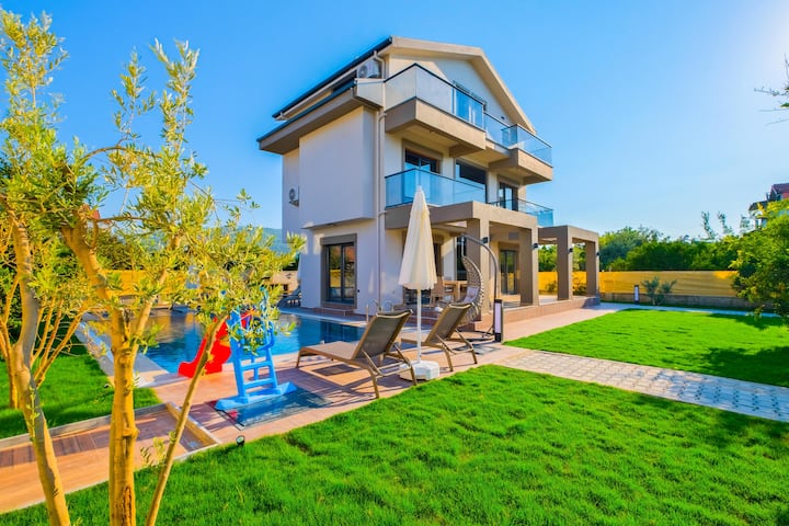 Villatulipa-2 Fethiye'de Merkezi Villa - フェトヒエ