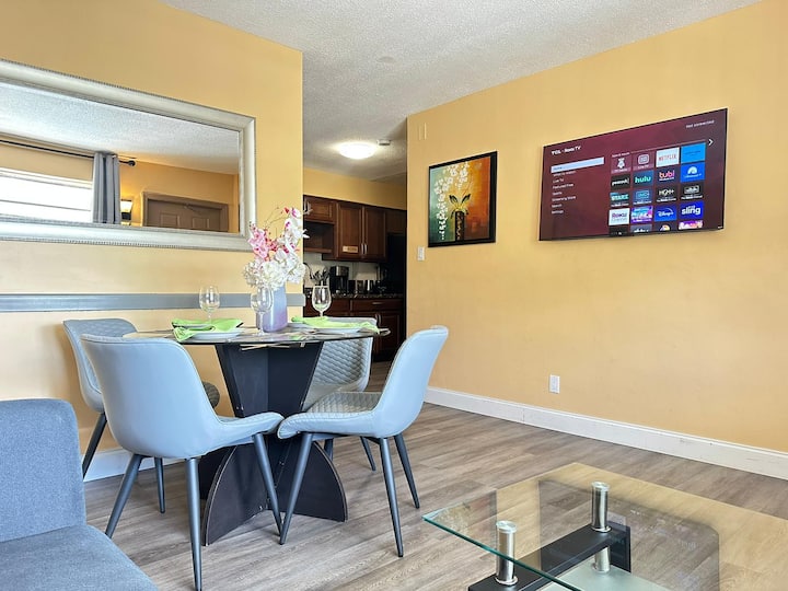 2 Bedroom Junior Suite, Pool, Kitchen, Bbq - Dania Beach, FL