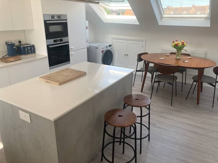 Family Home Near Wimbledon - London