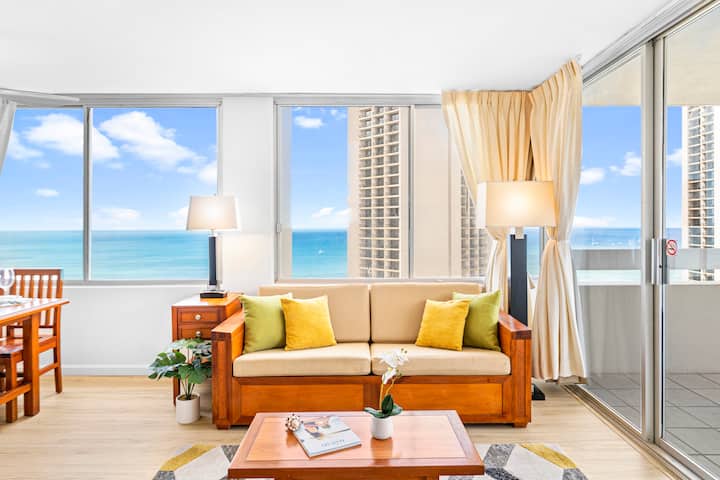 Cozy 1br W/ Ocean Views: 3 Mins To Waikiki Beach! - Honolulu, HI