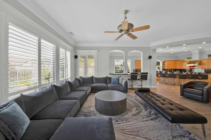 Pool | Outdoor Shower | Sauna | Gym | Sleeps 16+ - Whispering Oaks, Redding