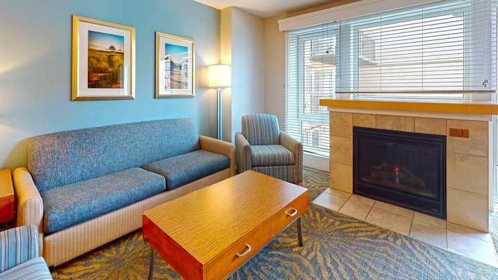 Seaside Resort - Deluxe 2 Bedroom - Assignment 3 - Cannon Beach, OR