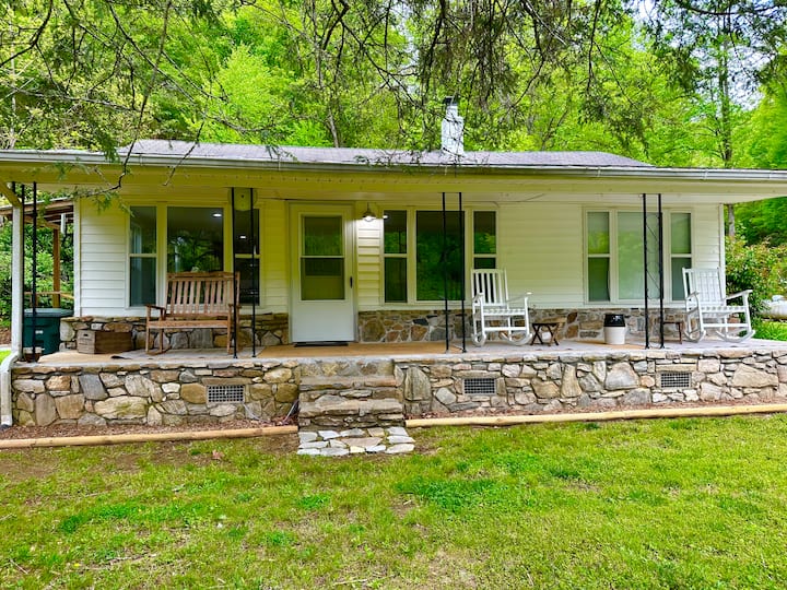 R&b Smoky Mountains Farmhouse - Cherokee, NC