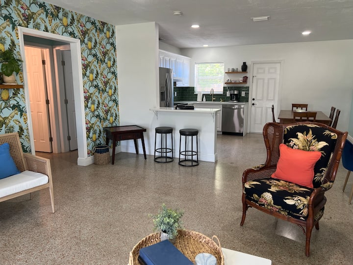 Spacious Tropical Escape, Beaches & Downtown - Boynton Beach, FL