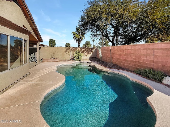 Modern 3bed 2bath Plus Den Home With Amazing Pool - Phoenix, AZ