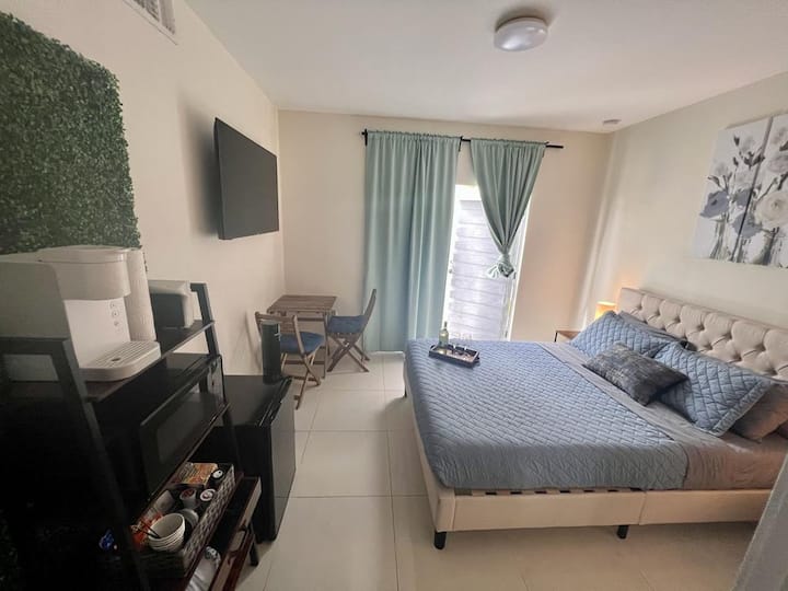 Studio Apartment- Private Entry! - Cutler Bay, FL