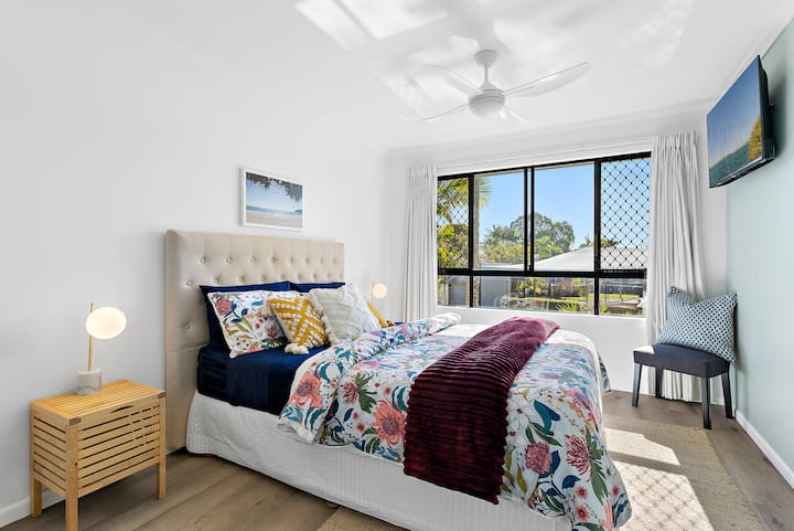 Sun Drenched Unit In Noosaville - Noosaville