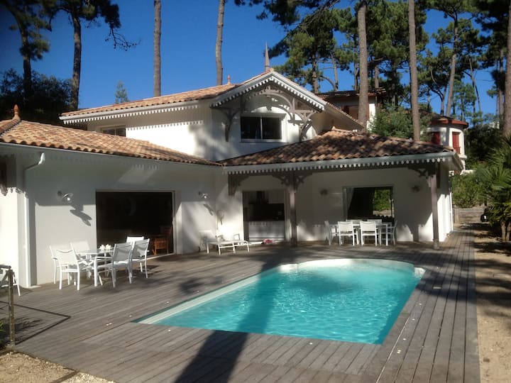 Villa 5 Chambres Avec Piscine. - Arcachón