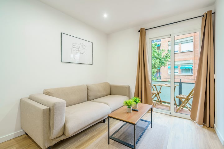 Precioso Y Luminoso Apt. 3hab. Con Balcón - Barcelona