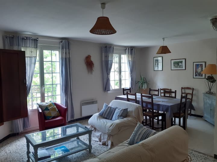 Gîte Climatisé Avec Piscine  à L'isle/ La Sorgue - Cavaillon