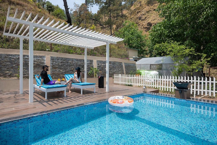 Stayvista @ Rolling Hills 4br W/- Pool & Meals - Jim Corbett National Park