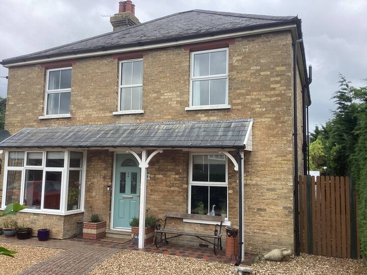 Lovely 1925 Detached House In Village - Anglia