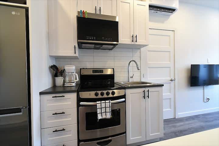 Cute Studio - Moderne Et Pratique à Montréal Est - Boucherville