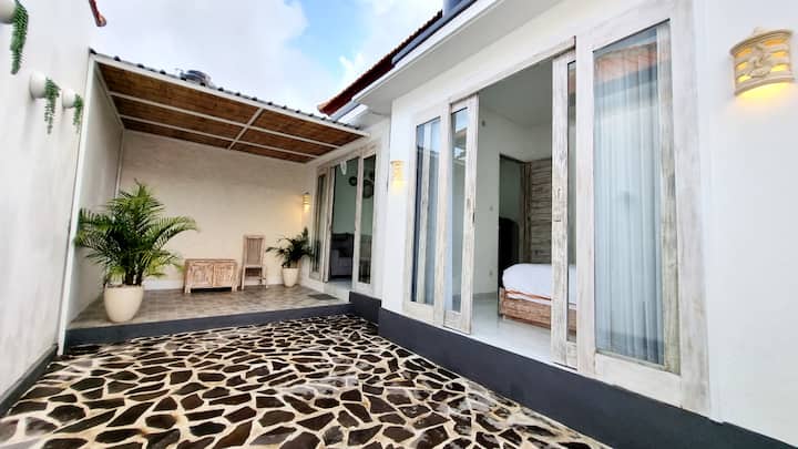 2 Bedrooms Weekly & Monthly Villa In Uluwatu - Bali