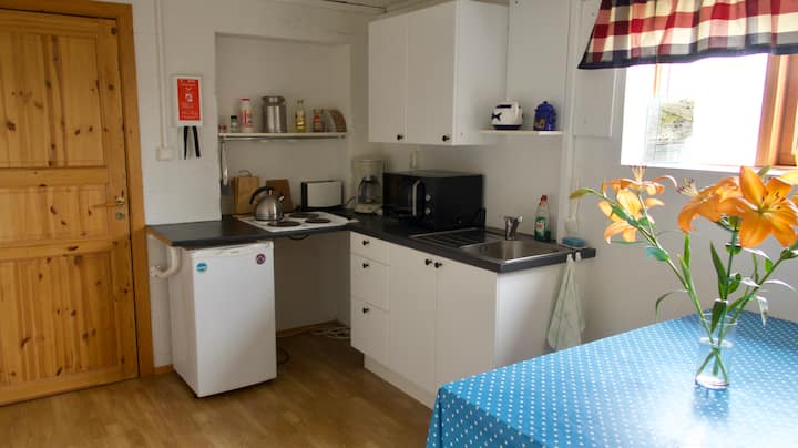 Simple Quadruple Room At Eystri-solheimar - Vik