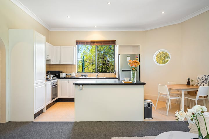 Cammeray/精致2室公寓/可住5人/每天两杯免费咖啡/近火车站 - Gordon