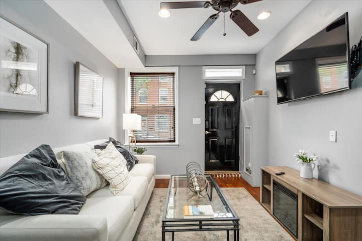 Beautiful Fells Point House - Baltimore, MD