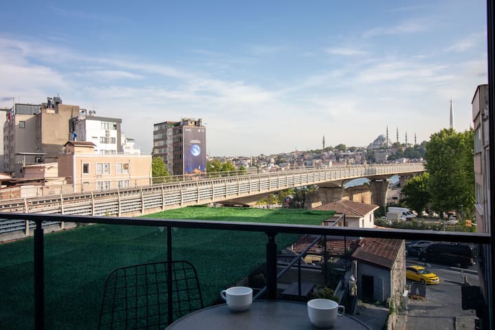 New Renovated Condo In Seaside/old Town With View - Karaköy