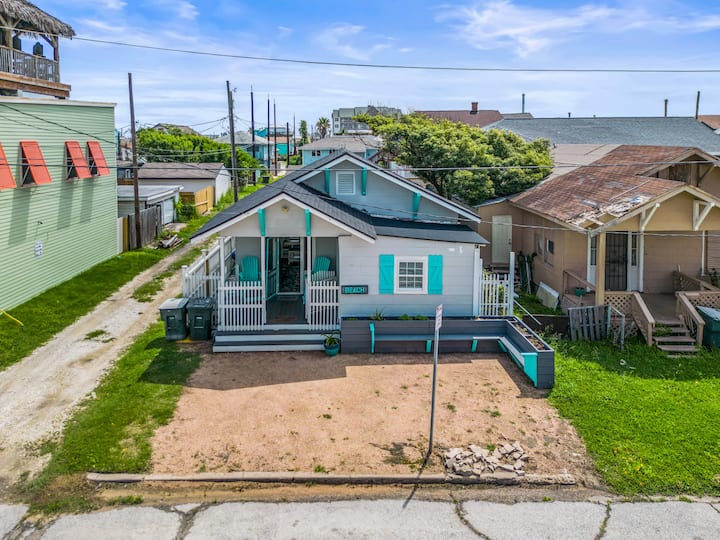 Going Coastal  ~ Just Steps From The Beach! - Galveston, TX
