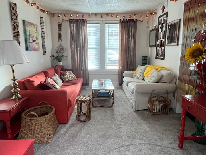 Long Term Poulsbo Monthly Rental Right On Front St - Poulsbo, WA