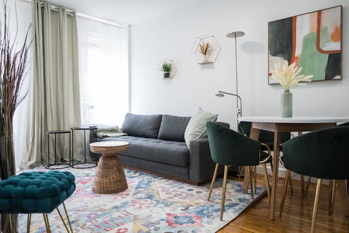 1br Central Park, 6 & Q, Museums -