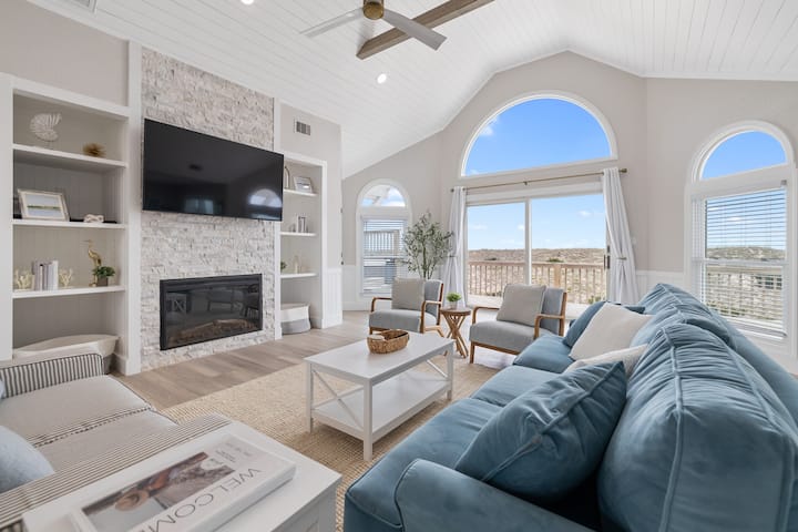 Elegant Updated Oceanfront Home W/ Pool & Hot Tub - Outer Banks, NC