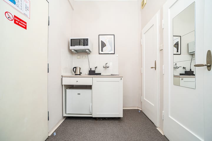 Cozy Studio With Terrace By Tram - Prague