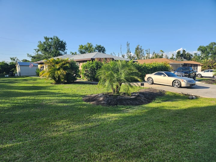 House/ Caribbean Hot Tub & Tiki Bar, Pets Welcome - Florida