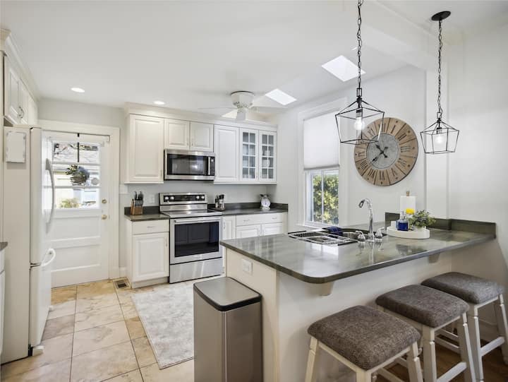 Downtown Elegant Renovation - Annapolis, MD