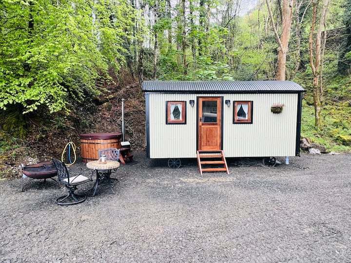Romantic Shepherds Hut With Hot Tub In Snowdonia - Dolgellau