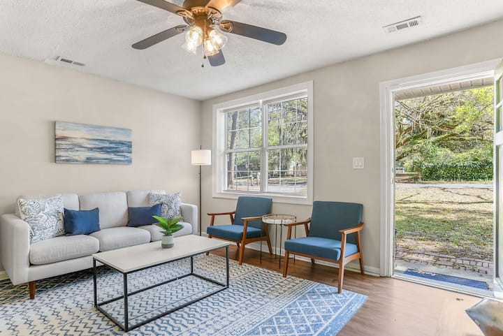 Beachy Bungalow- Walk Downtown, Close To Mcas - Beaufort, SC