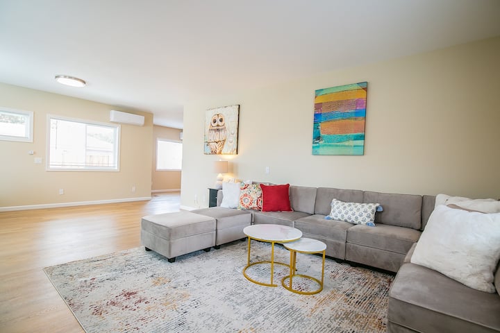 Modern Santa Clara Escape - Sunnyvale, CA