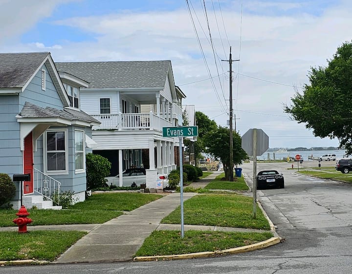 Cozy Cottage Downtown - Atlantic Beach, NC