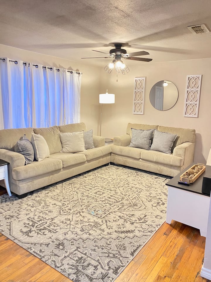 Cozy Home 1 Mile From Ttu - Lubbock, TX