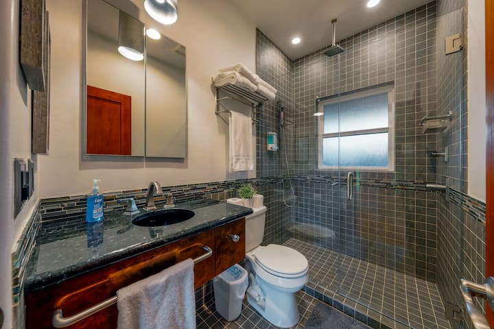 Near U Of A | 2 Br 1 Ba | Covered Patio | Fenced - Tucson, AZ